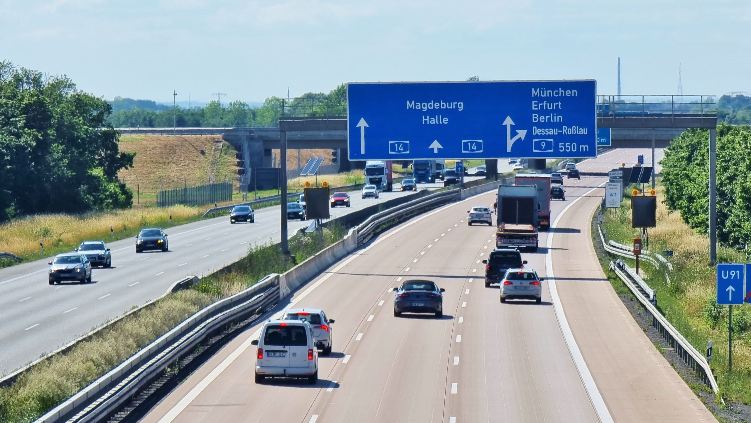 H@llAnzeiger - Erhöhtes Verkehrsaufkommen auf deutschen Autobahnen ...