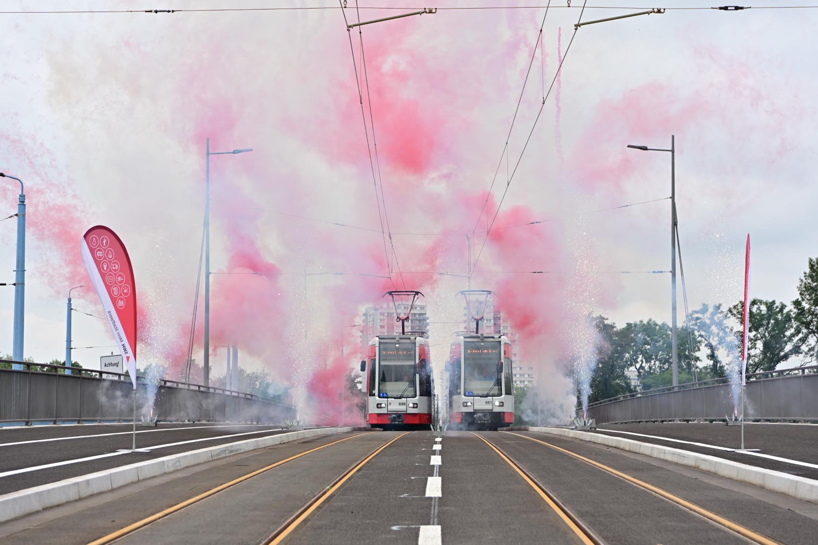 H@llAnzeiger - HAVAG, Stadtwerke und Stadt weihen neue Elisabethbrücke ein